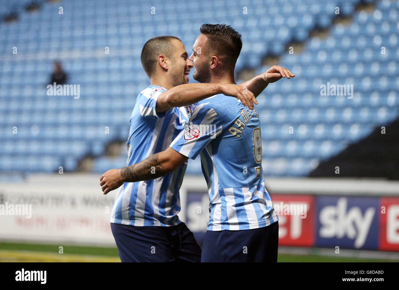 Coventry citys adam armstrong feiert sein drittes tor -Fotos und ...