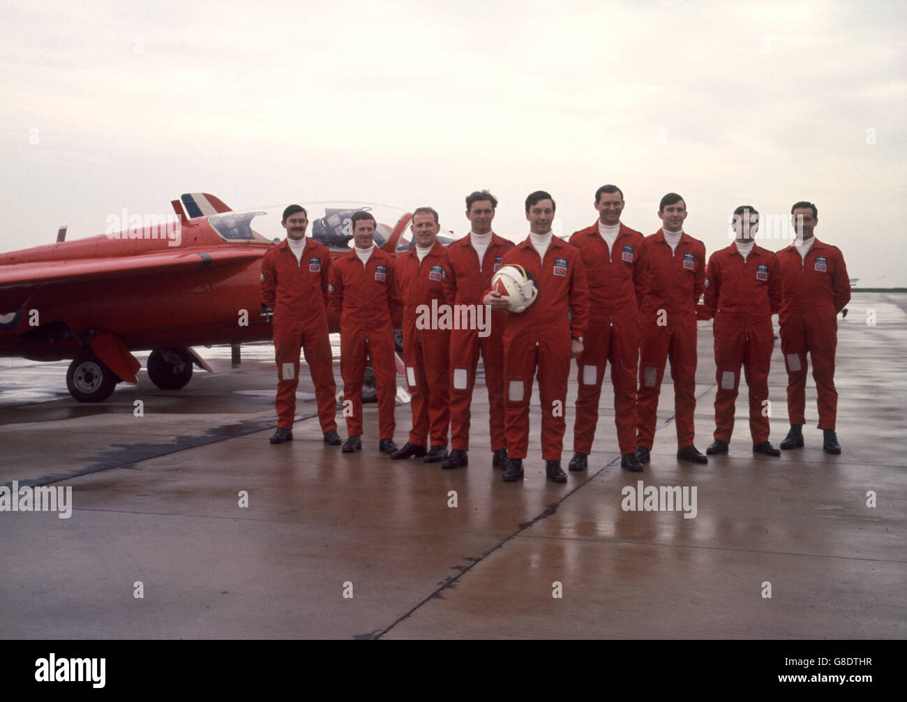 Die neun Piloten der Red Arrows, die das führende Akrobatik-Team der ...