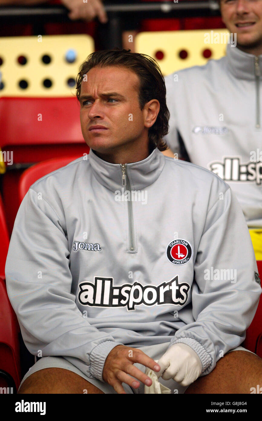 Charles athletics erste mannschaft physio george cooper -Fotos und ...