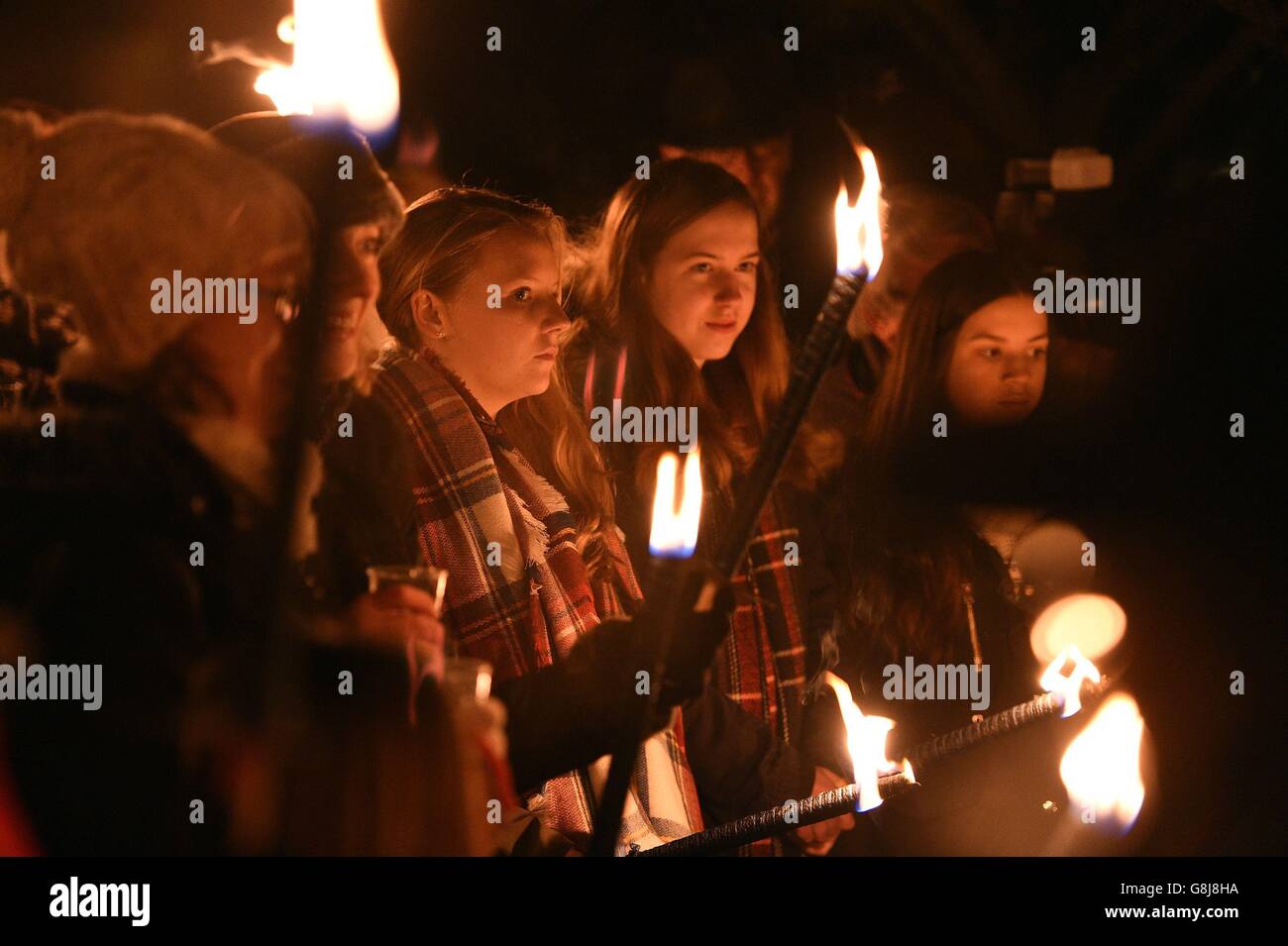 Wassail pagan festival fackeln fackel beleuchtet ampics -Fotos und ...