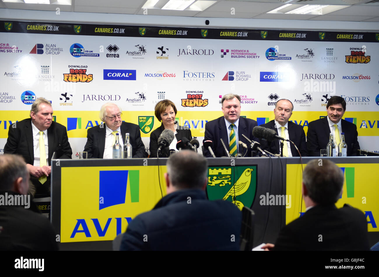 Direktoren links rechts michael foulger -Fotos und -Bildmaterial in ...