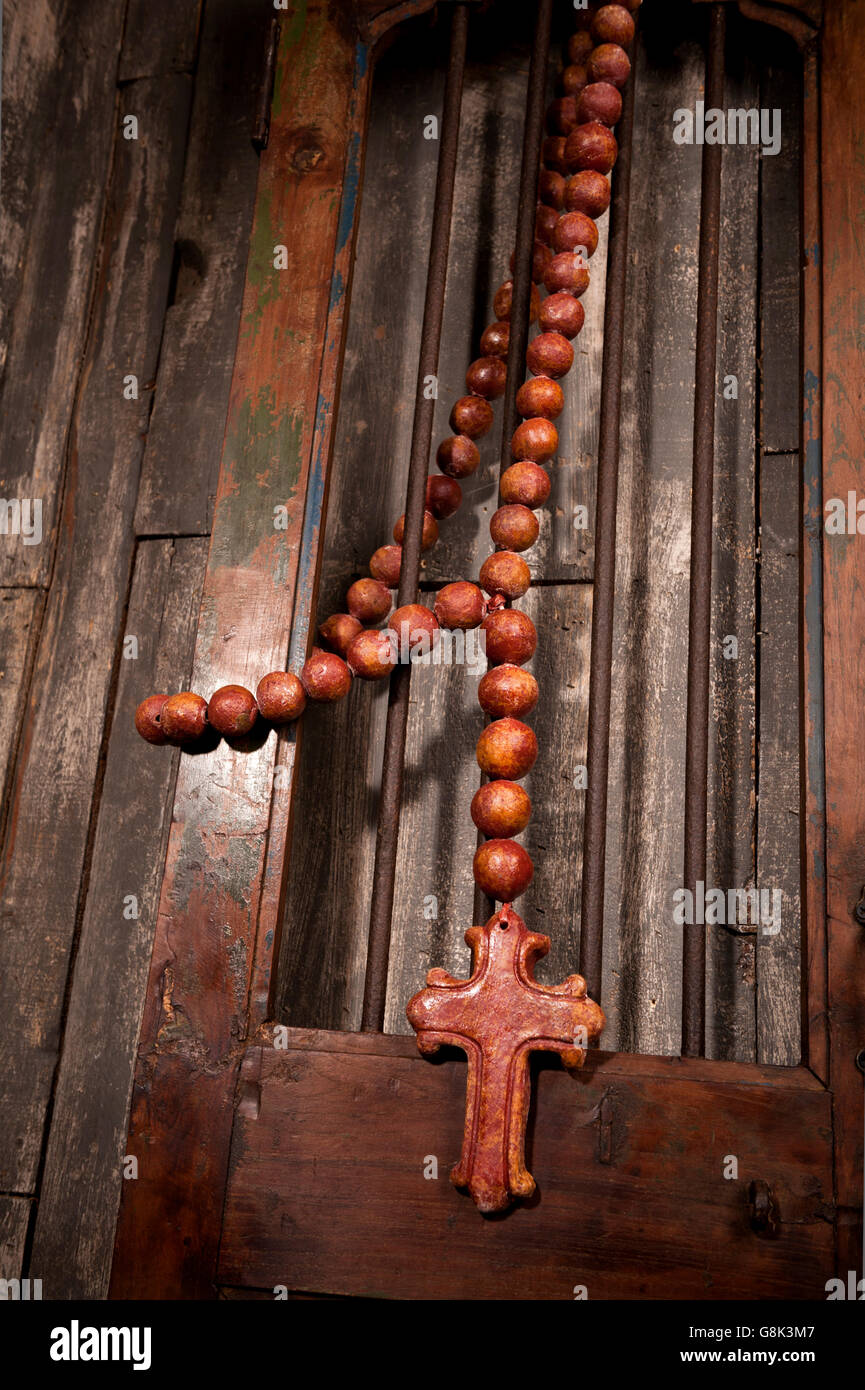 Gebet rosenkranz perlen -Fotos und -Bildmaterial in hoher Auflösung – Alamy