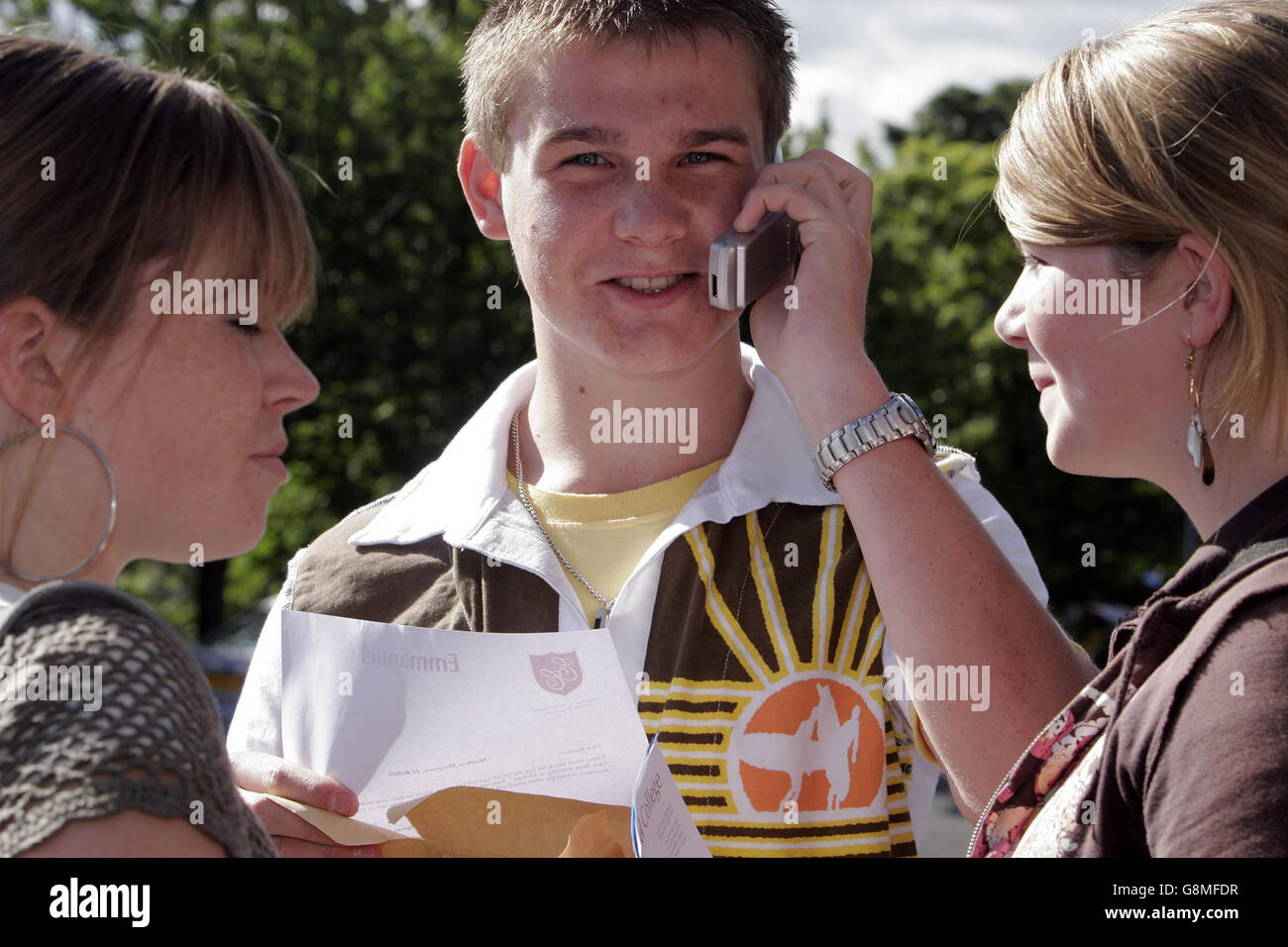 Sarah barker erhalten gcse ergebnisse emmanuel college -Fotos und ...