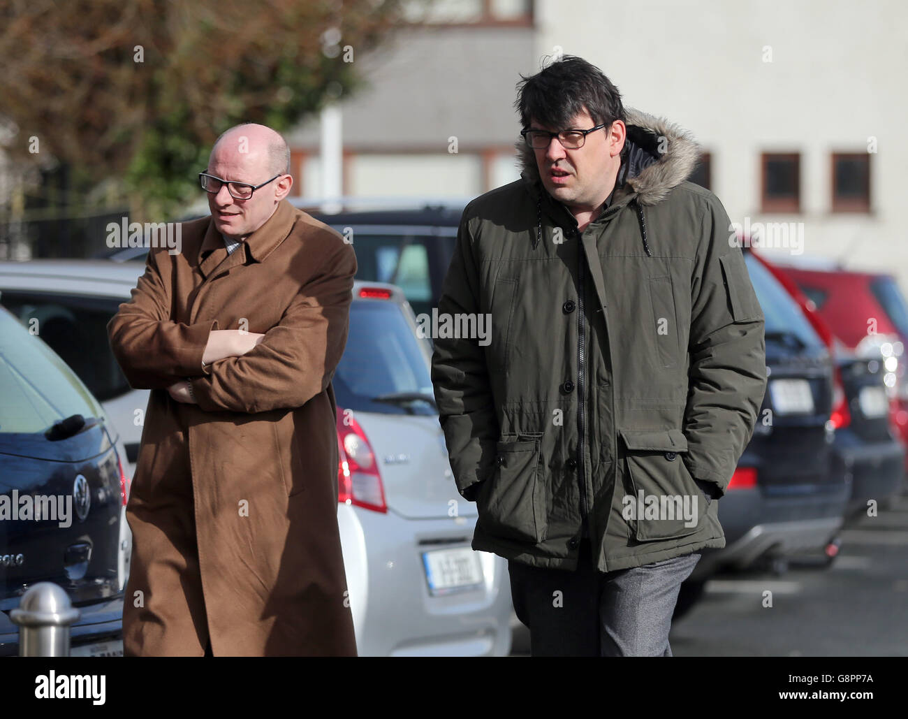 Die Schriftsteller Arthur Matthews (links) und Graham Linehan kommen ...