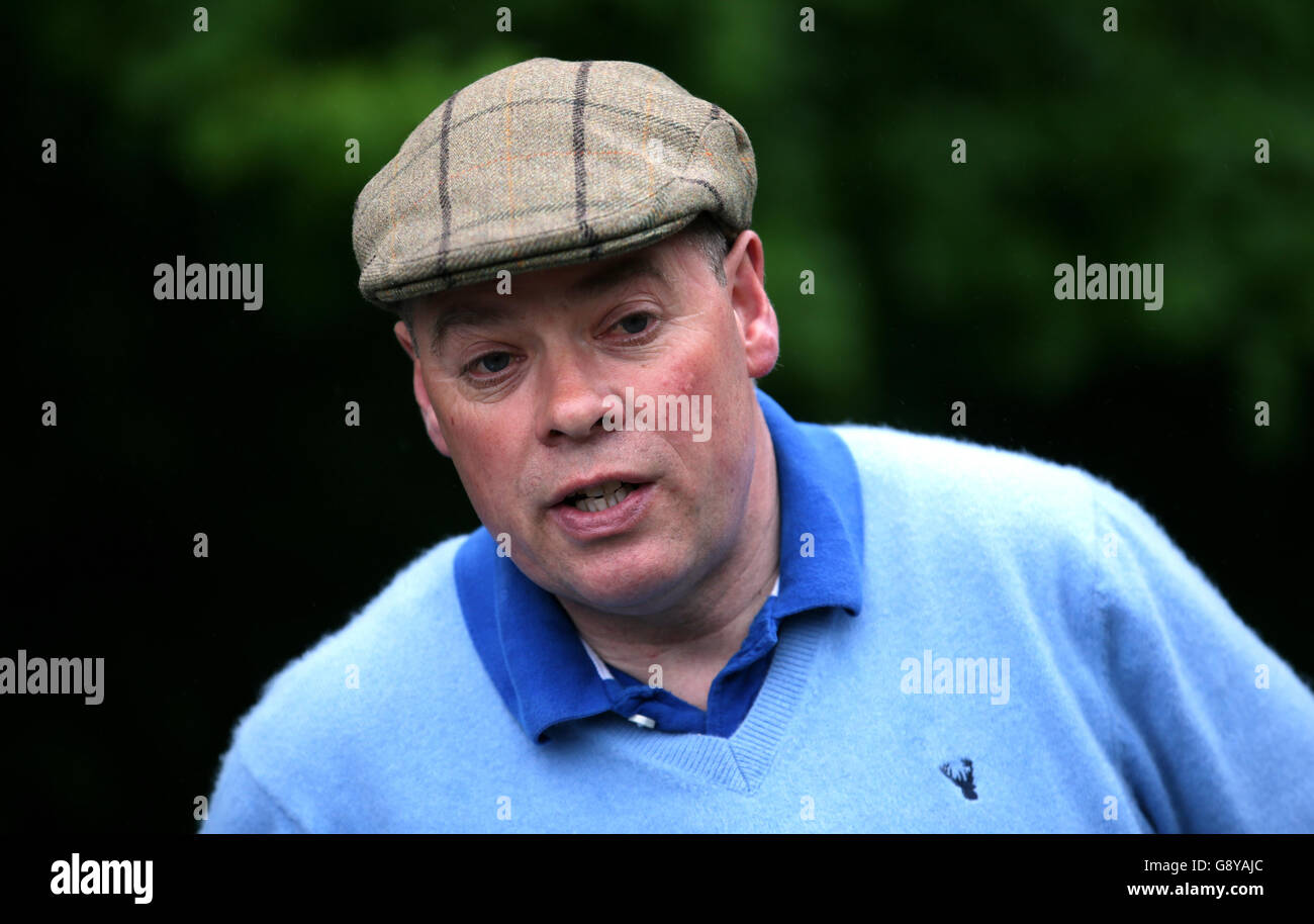 Trainer clive cox stall besuchen beechdown farm -Fotos und ...