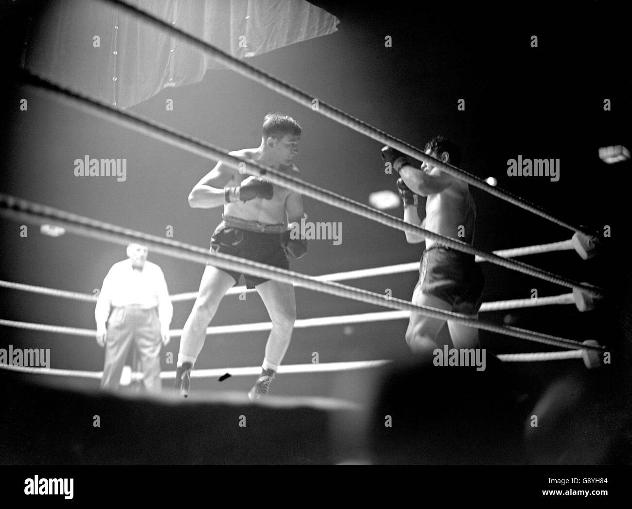 In die defensive gehen -Fotos und -Bildmaterial in hoher Auflösung – Alamy