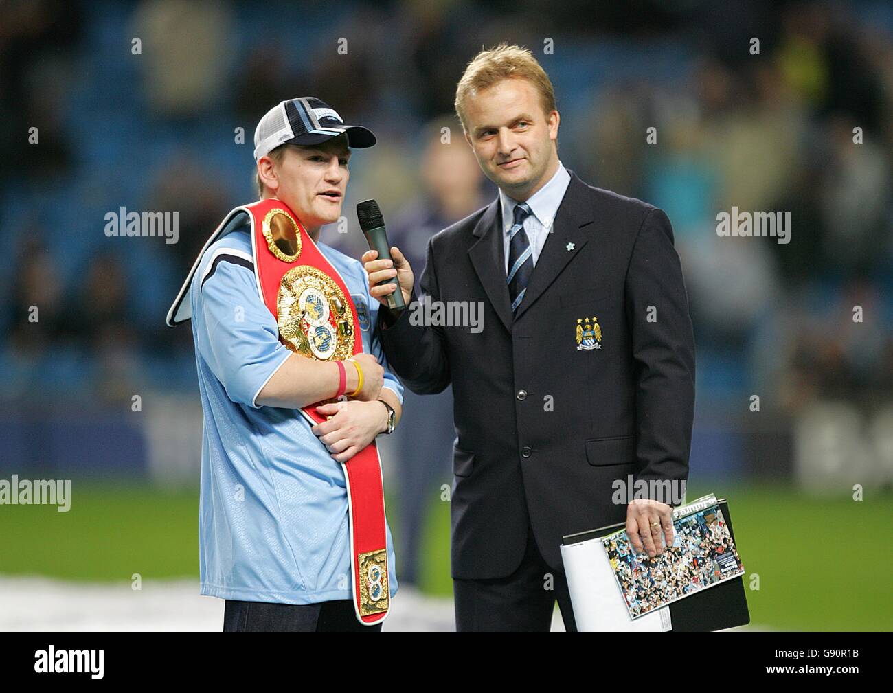 Manchester city fan boxer ricky hatton -Fotos und -Bildmaterial in ...