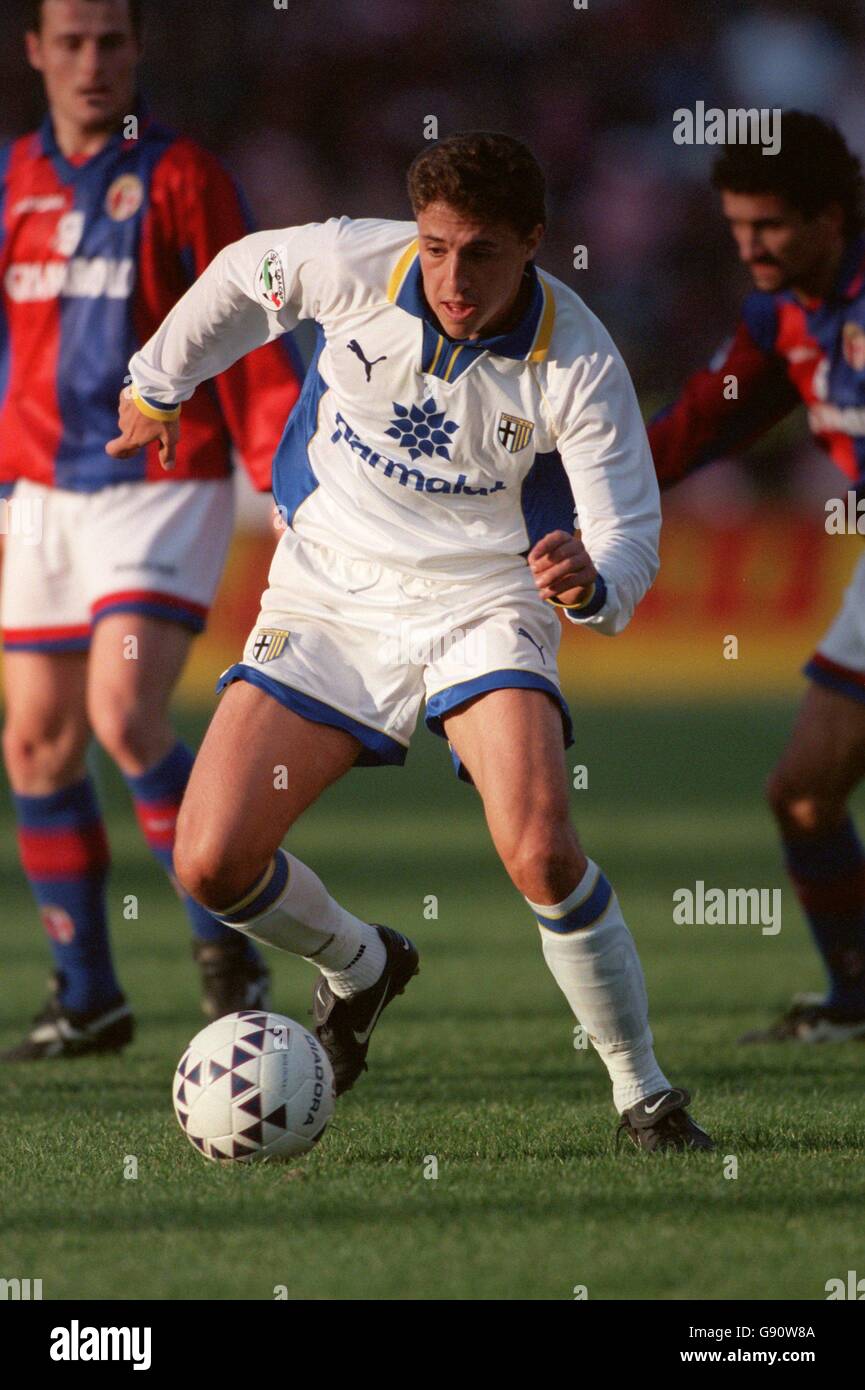 Hernán crespo parma -Fotos und -Bildmaterial in hoher Auflösung – Alamy