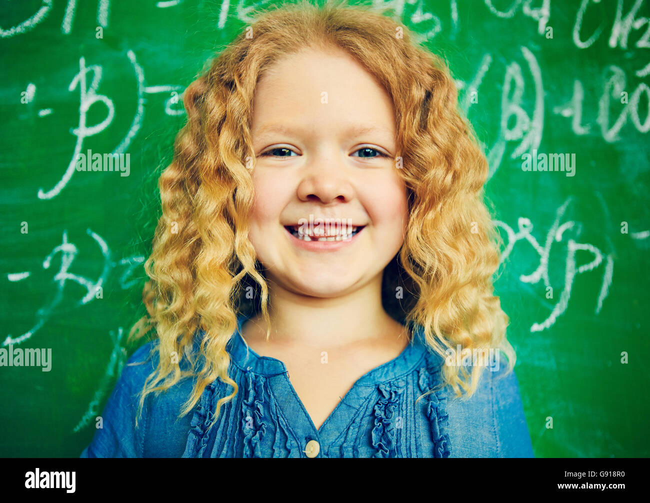 Blondes Schulmädchen Fotos Und Bildmaterial In Hoher Auflösung Alamy