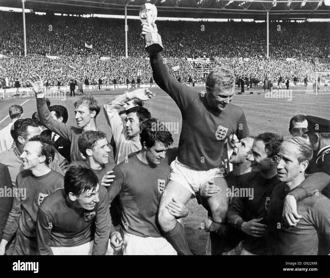 George cohen gordon banken im wembley stadion -Fotos und -Bildmaterial ...