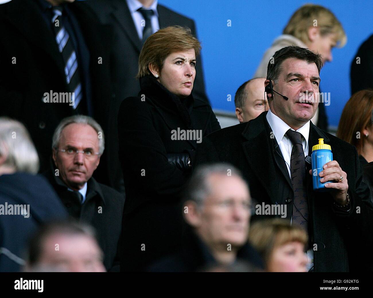 Trainer sam england -Fotos und -Bildmaterial in hoher Auflösung – Alamy