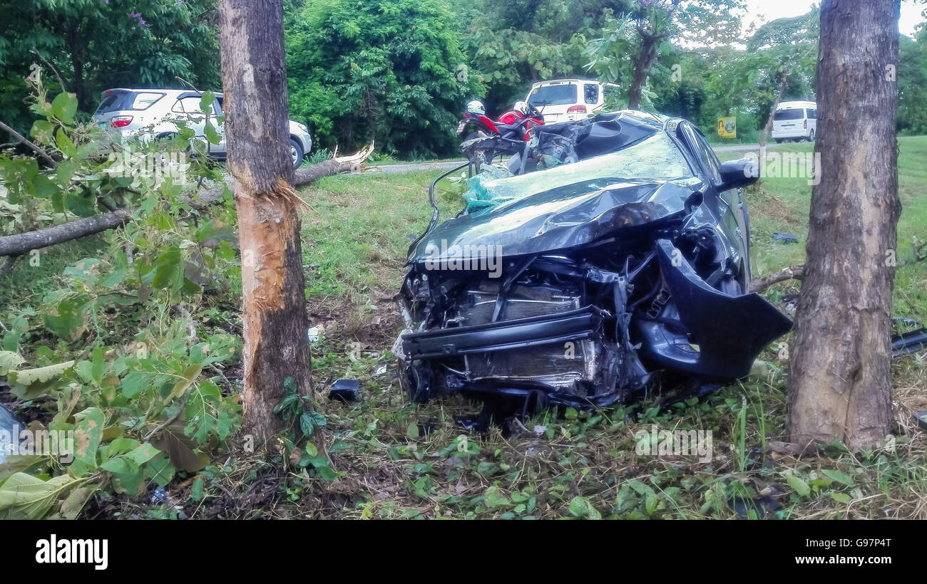 Unfall auf der autobahn -Fotos und -Bildmaterial in hoher Auflösung – Alamy