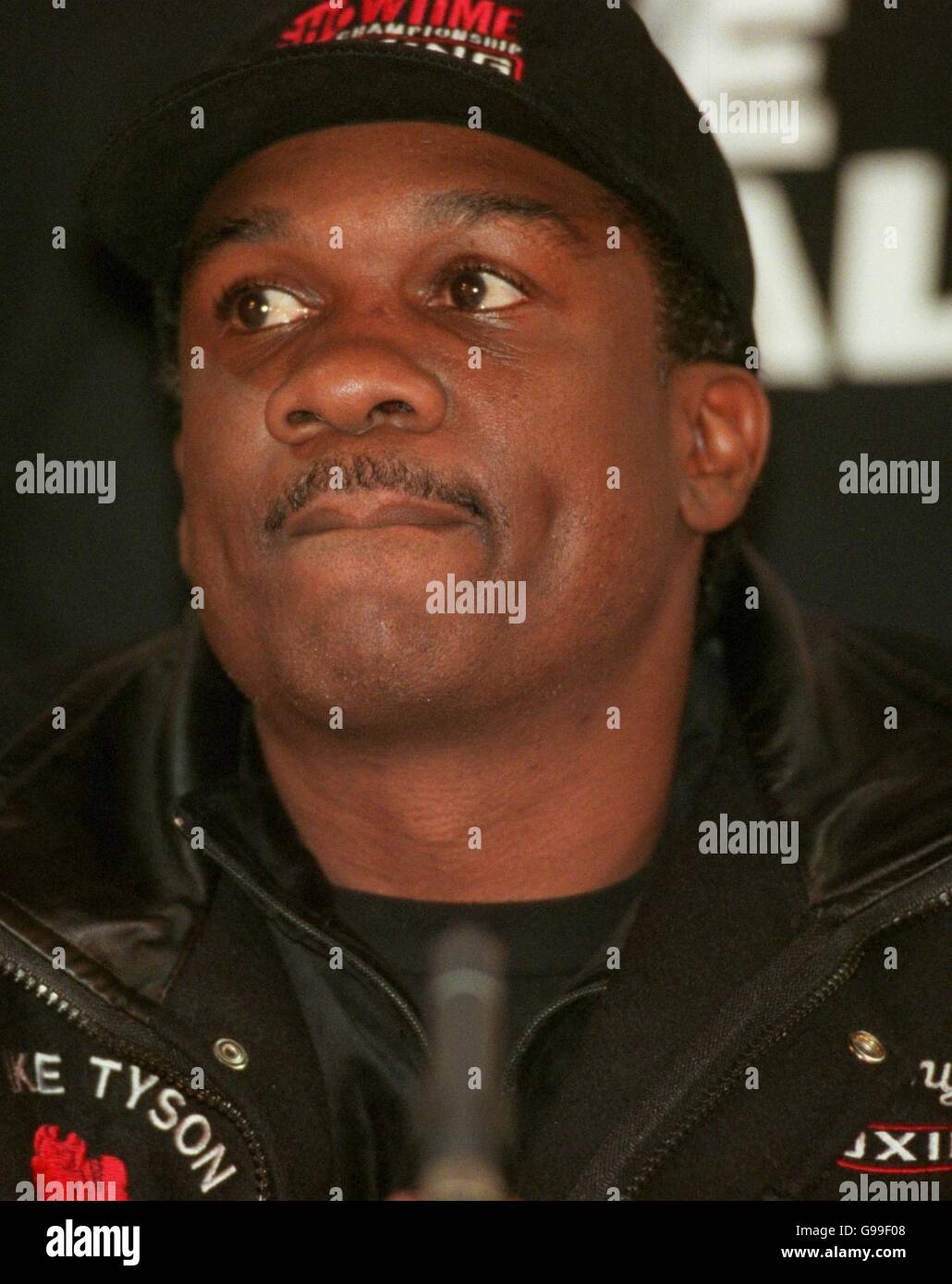 Mike tysons trainer -Fotos und -Bildmaterial in hoher Auflösung – Alamy
