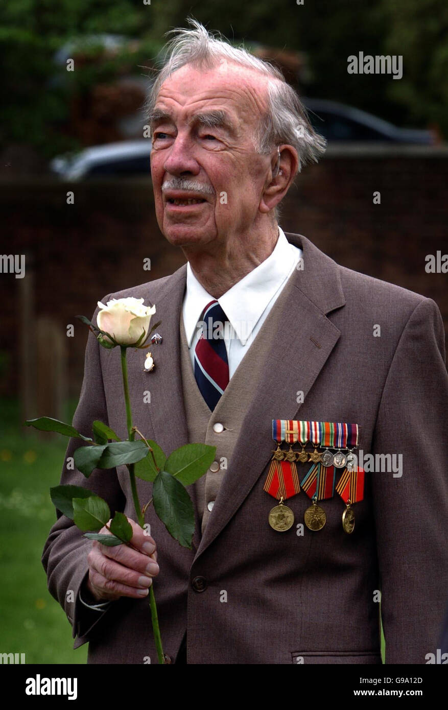 Soviet veteran -Fotos und -Bildmaterial in hoher Auflösung – Alamy