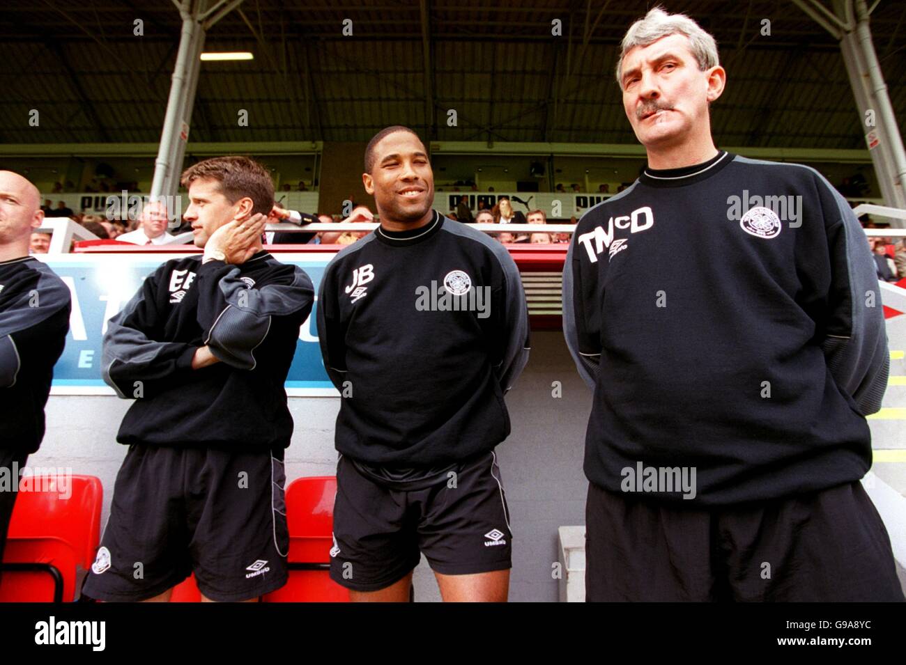 Manager john barnes und assistant manager terry mcdermott -Fotos und ...