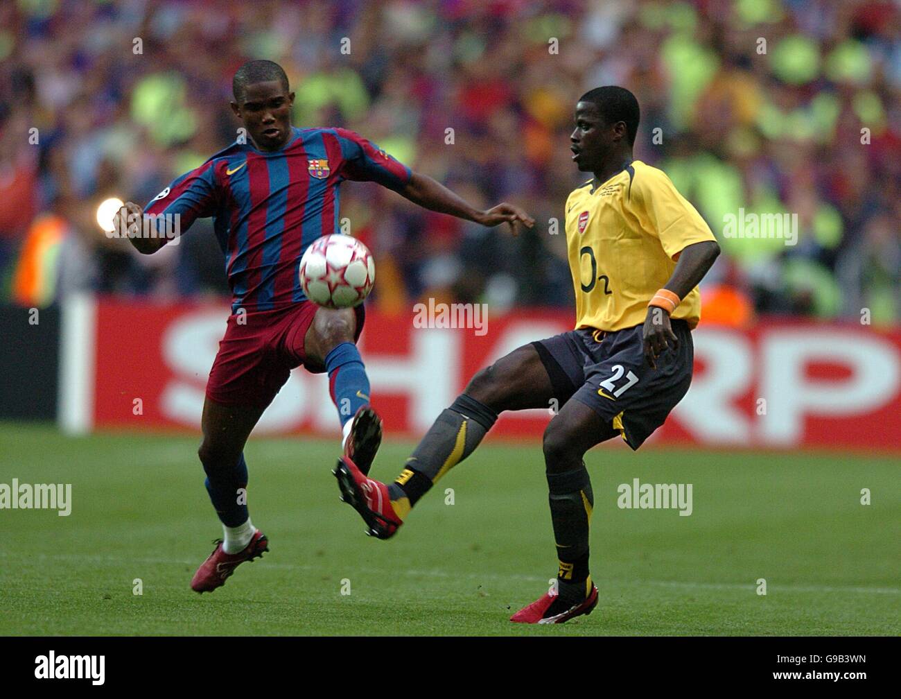 Arsenale emmanuel eboue und barcelonas samuel etoo -Fotos und ...