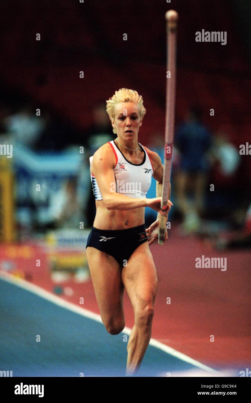 Die britische rekordhalterin janine whitlock im stabhochsprung -Fotos ...