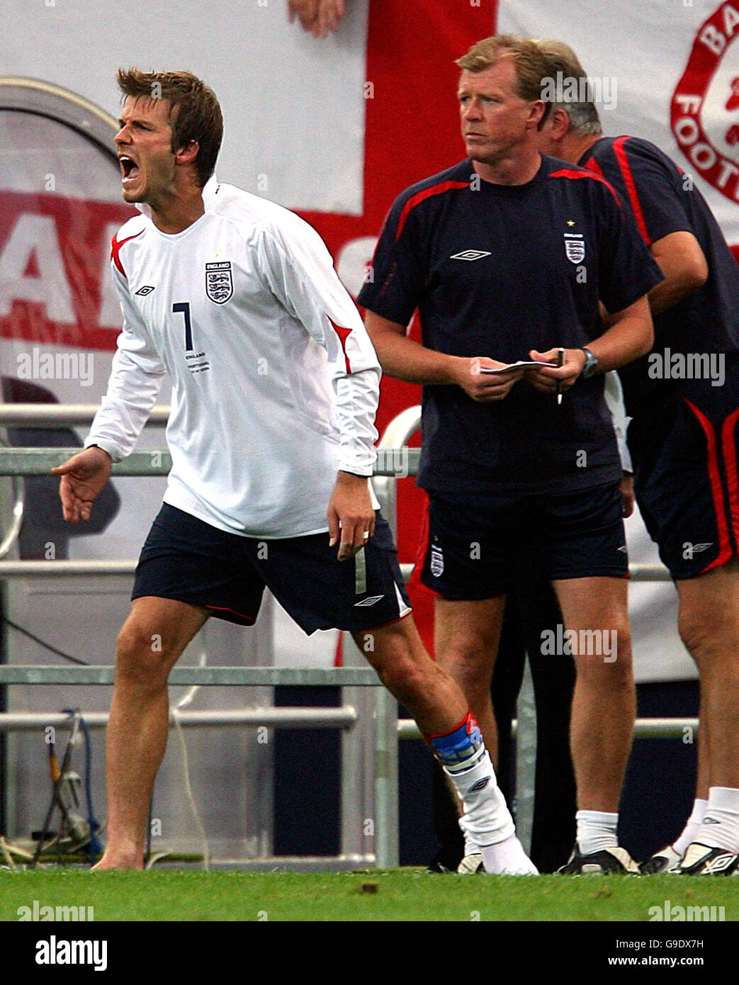 England david beckham und wayne rooney -Fotos und -Bildmaterial in ...