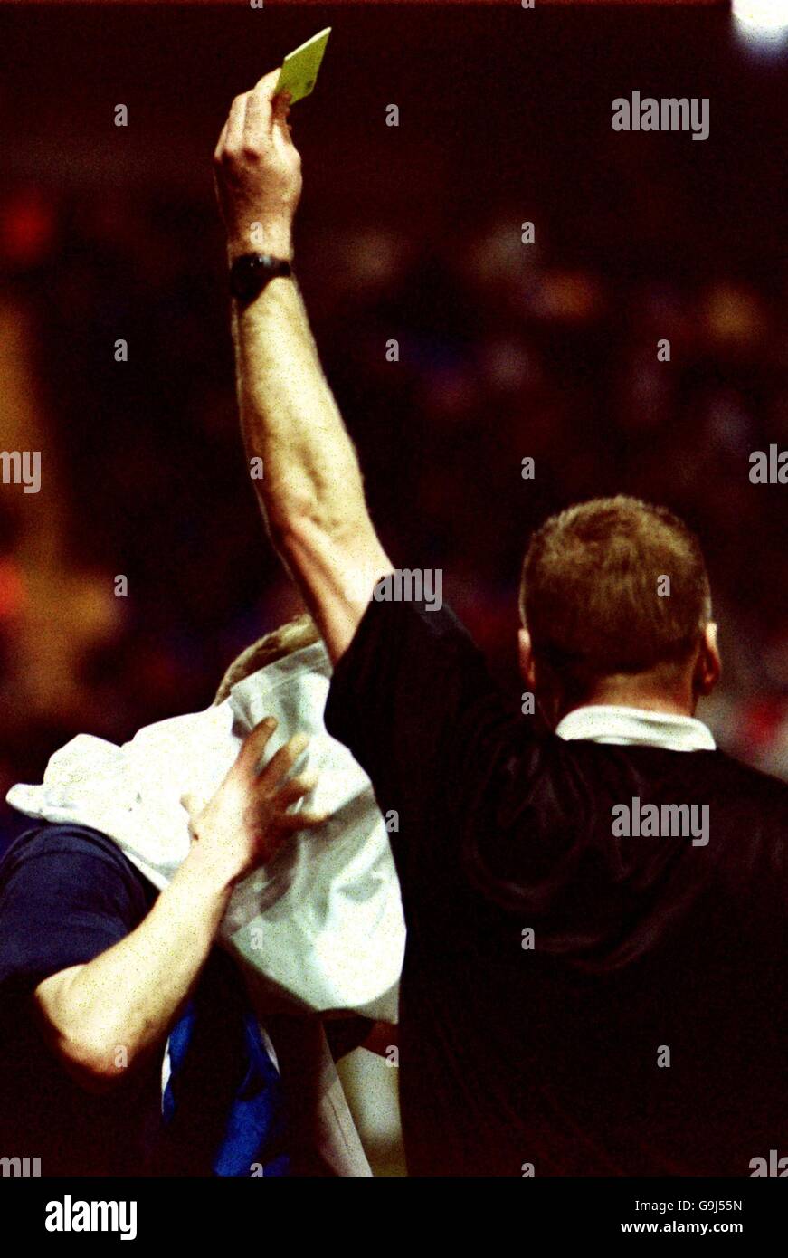 Der siegreiche Torschütze von Tranmere Rovers, Stuart Barlow (l), der ...