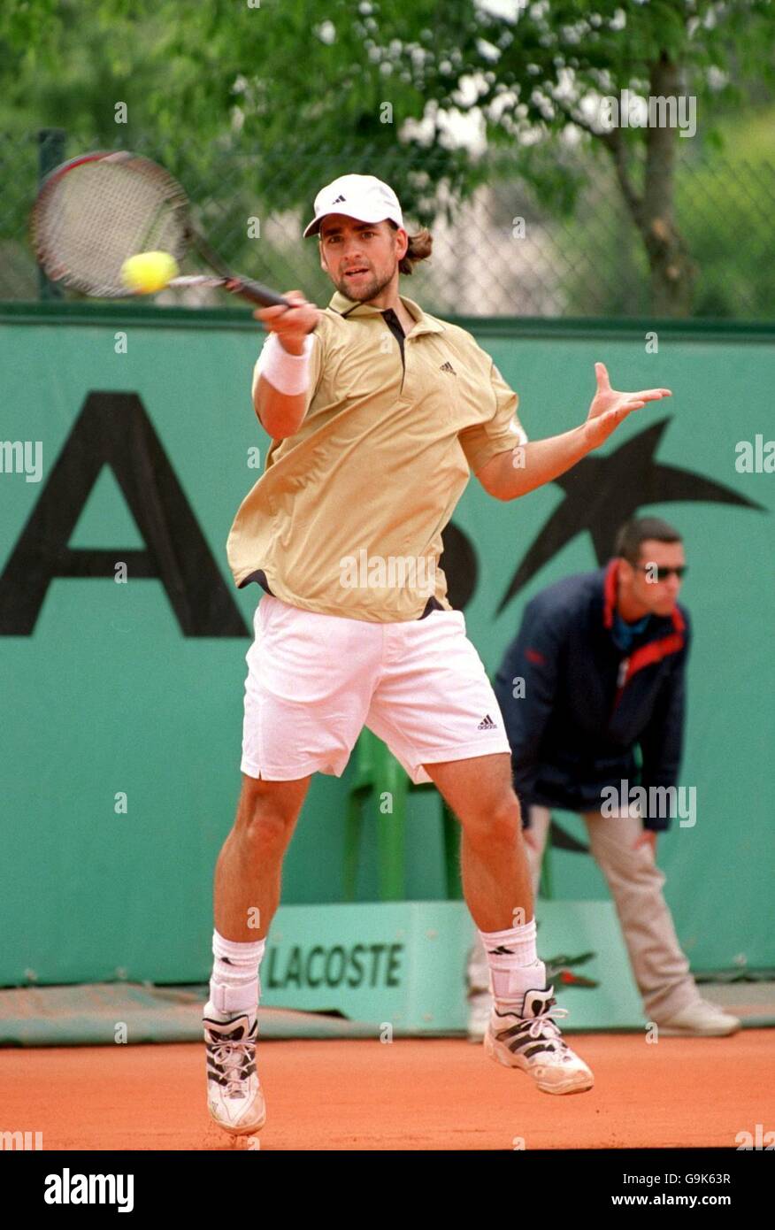 Nicolas kiefer im einsatz gegen jan michael gambill -Fotos und ...