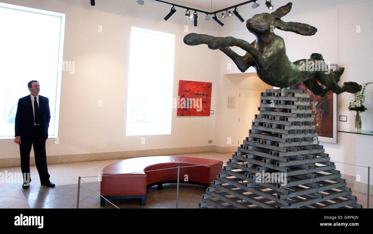 Barry flanagan hase skulptur -Fotos und -Bildmaterial in hoher ...