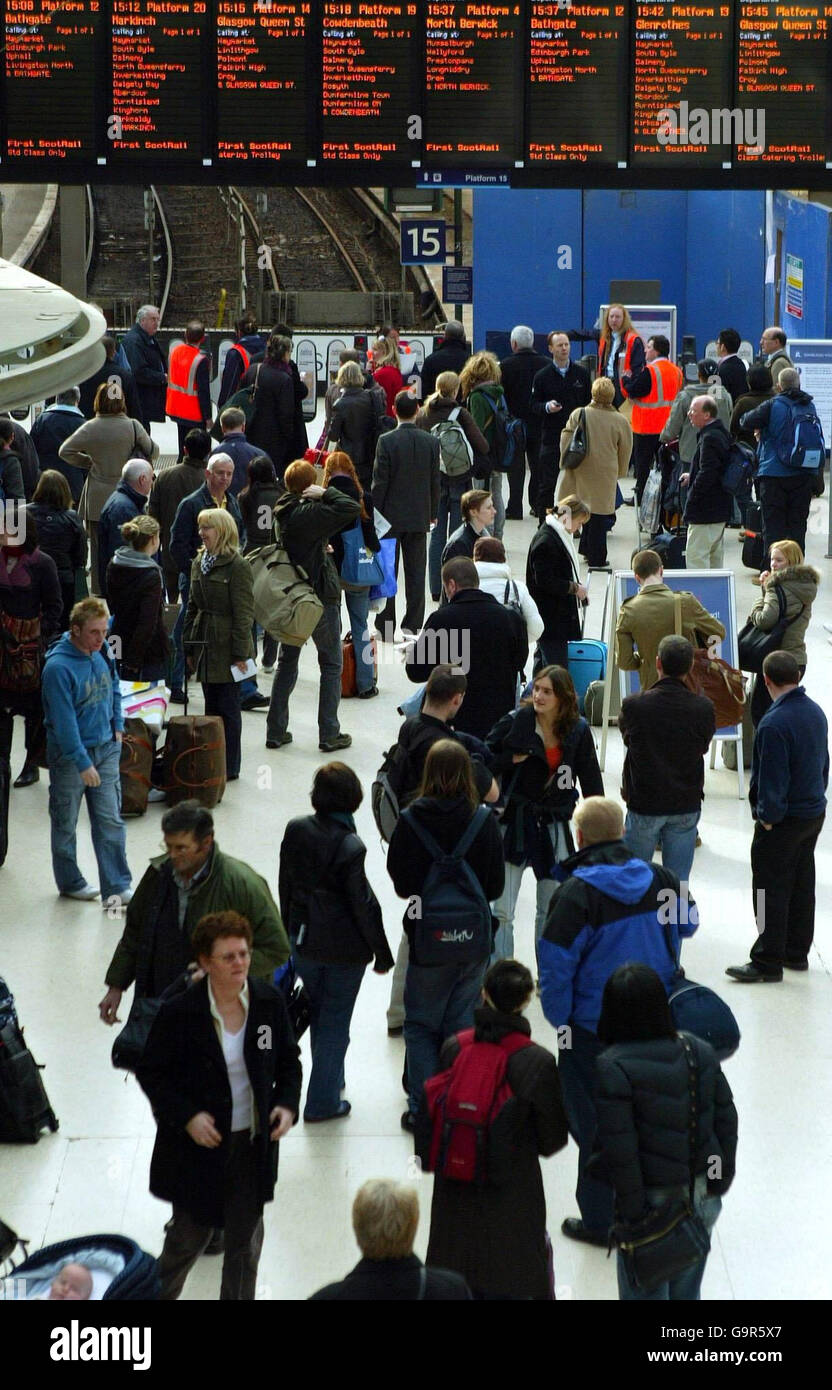 Schienenchaos als signalpersonal verlassen -Fotos und -Bildmaterial in ...