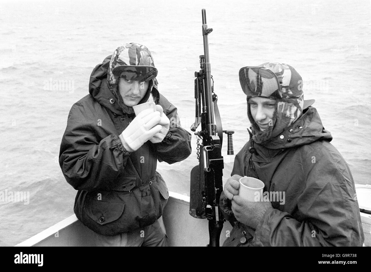 Bristol action station an bord der hms hermes falklands task force ...