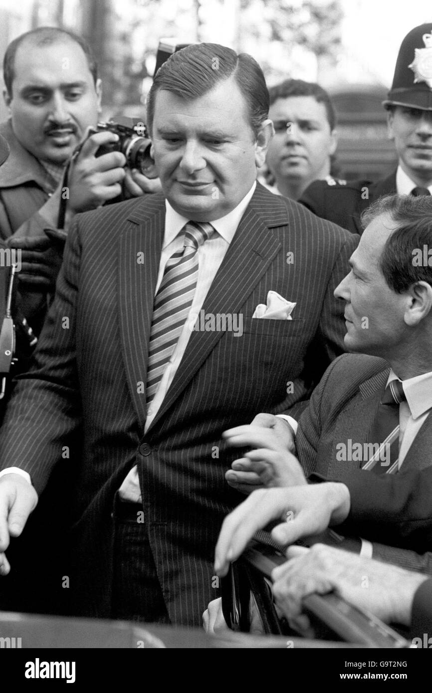 Ronson vor gericht -Fotos und -Bildmaterial in hoher Auflösung – Alamy