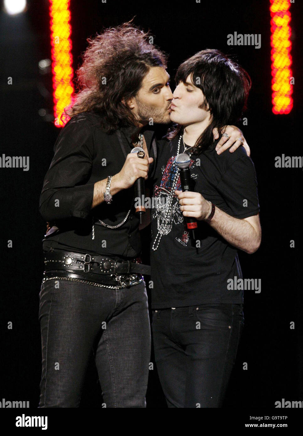 Russell Brand (links) und Noel Fielding treten während des Teenage ...