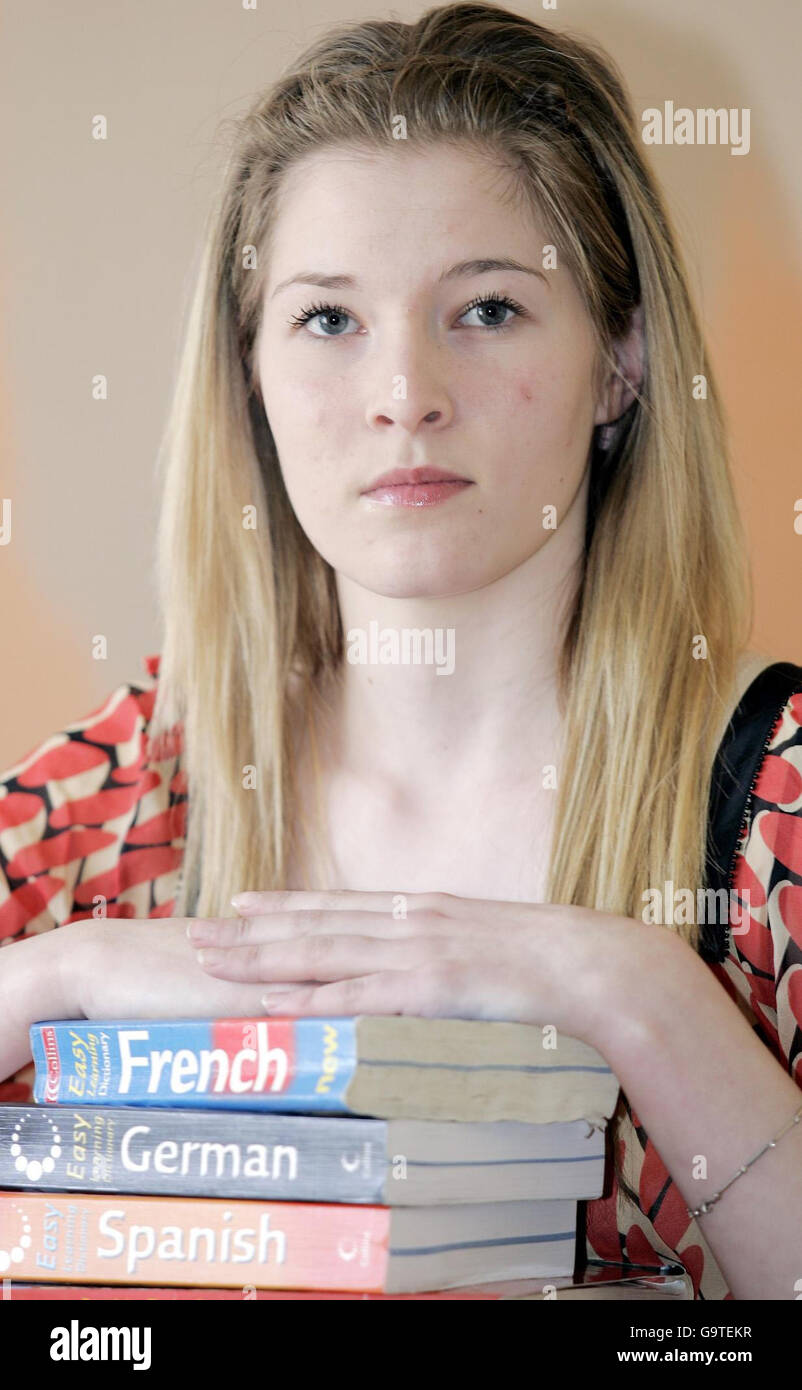 Student Kayleigh Baker, 16, die aus der Teilnahme an ihrer Schule ...