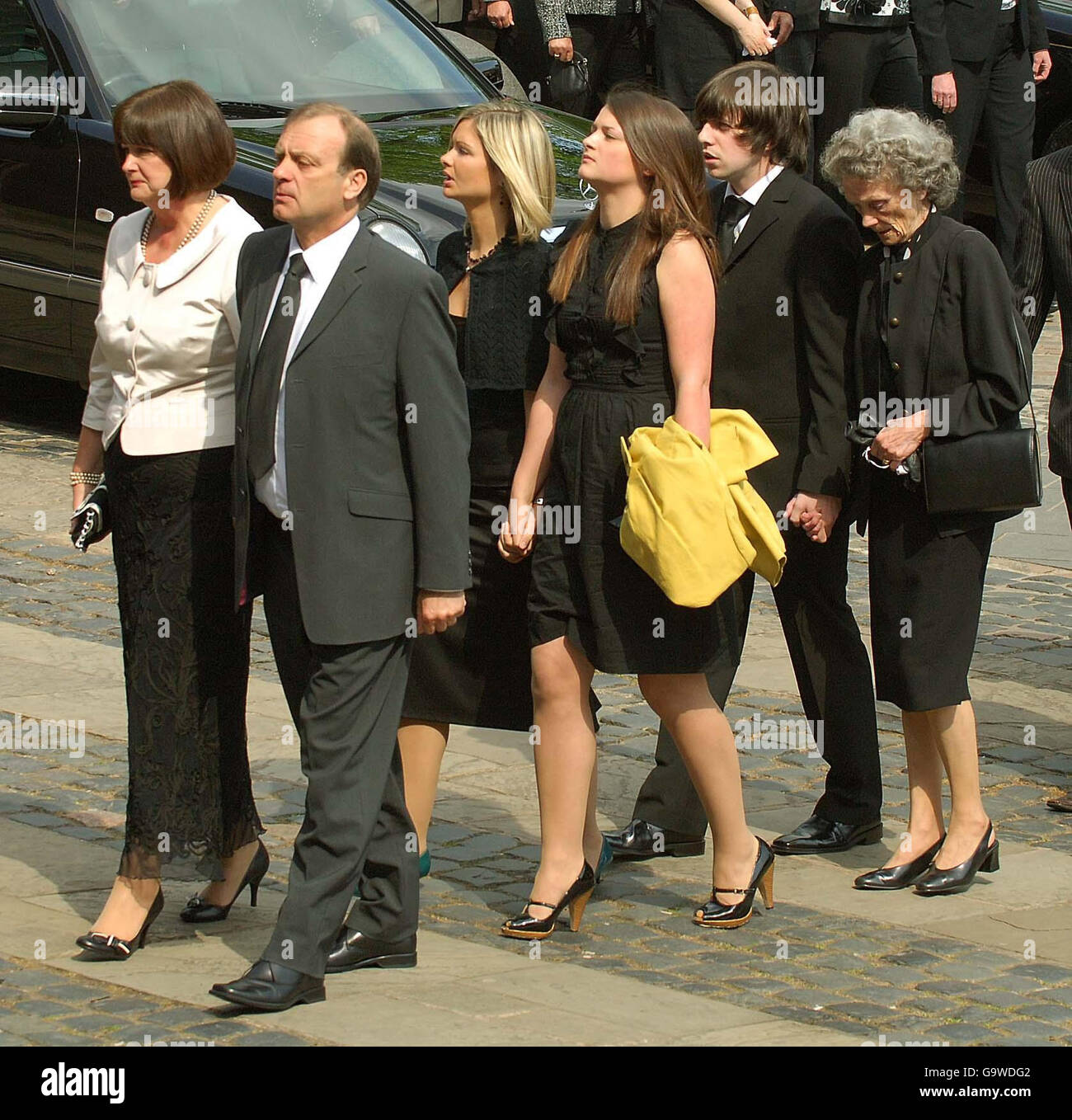 (Von links nach rechts) Mutter Julia Hawker, Vater Bill Hawker ...