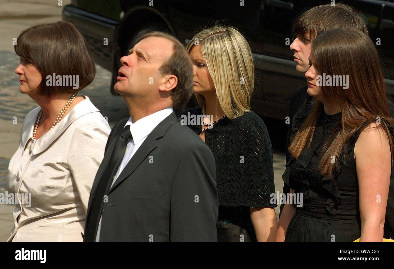 Freund ryan garside trauerfeier lindsay ann hawker coventry kathedrale ...