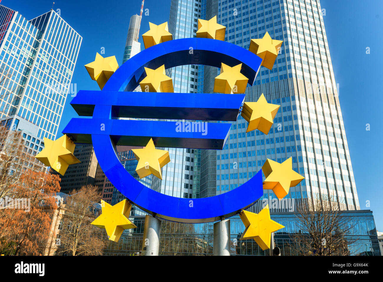 Euro sign central bank -Fotos und -Bildmaterial in hoher Auflösung – Alamy