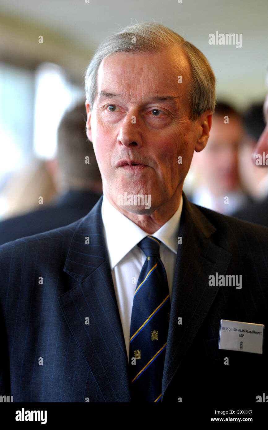 Sir alan haselhurst -Fotos und -Bildmaterial in hoher Auflösung – Alamy