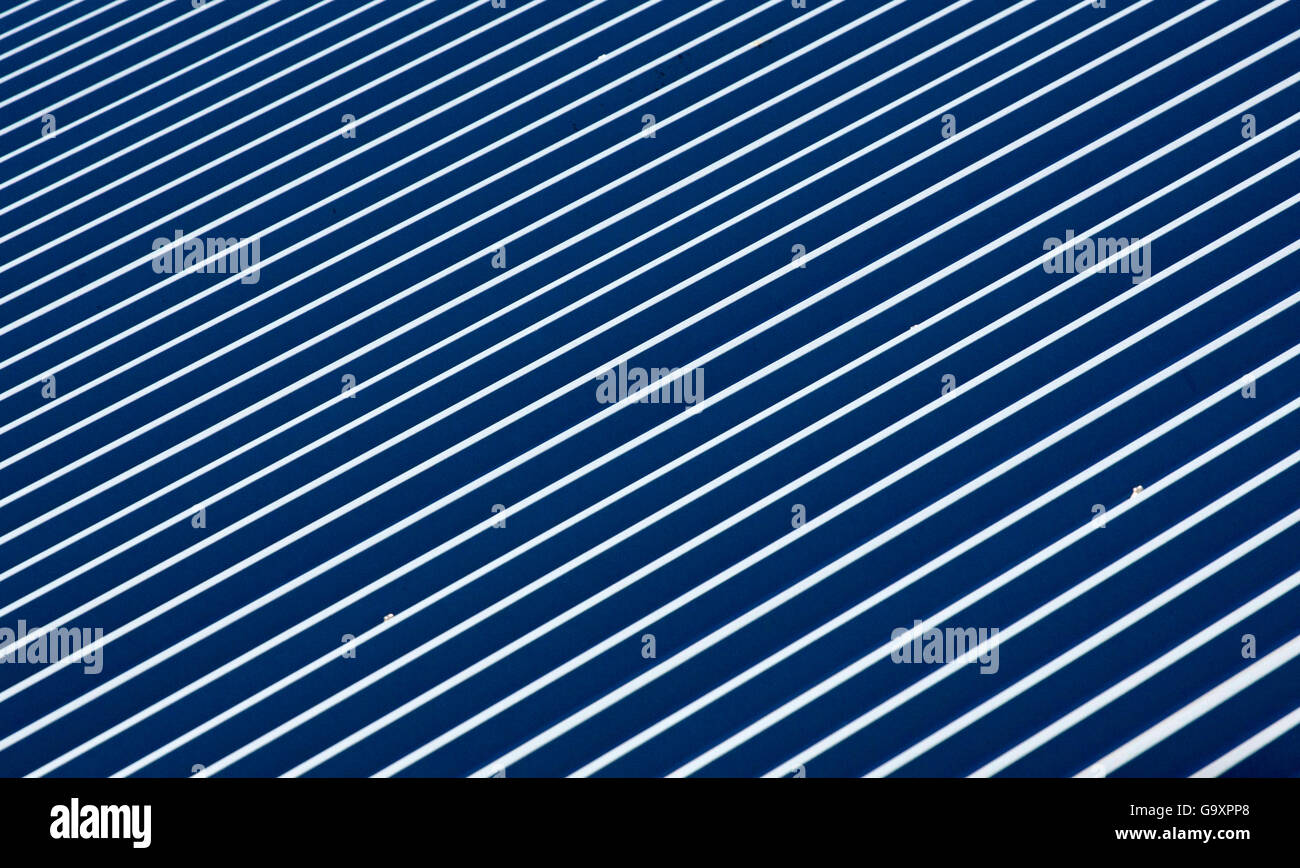 Corrugated Metal Roof Stockfotos und -bilder Kaufen - Alamy