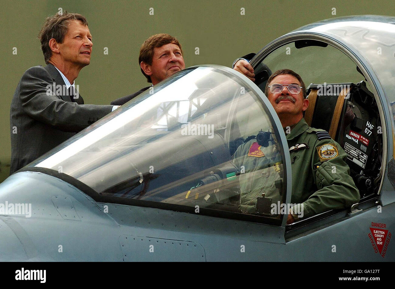Ehemalige harrier piloten falkland veteranen links rechts -Fotos und ...