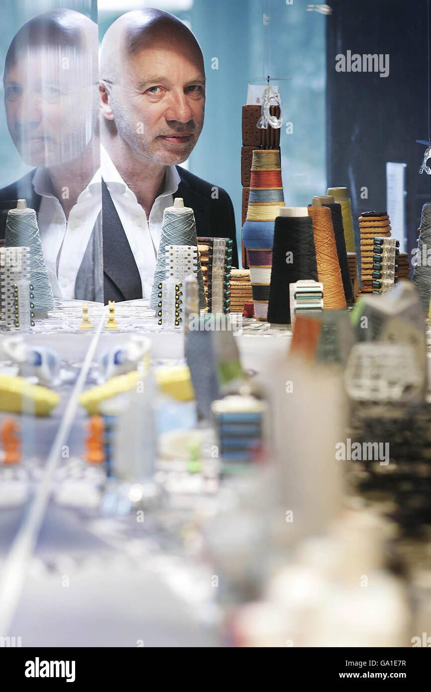 Nigel Coates mit seiner Installation Mixtacity an alternative Vision ...