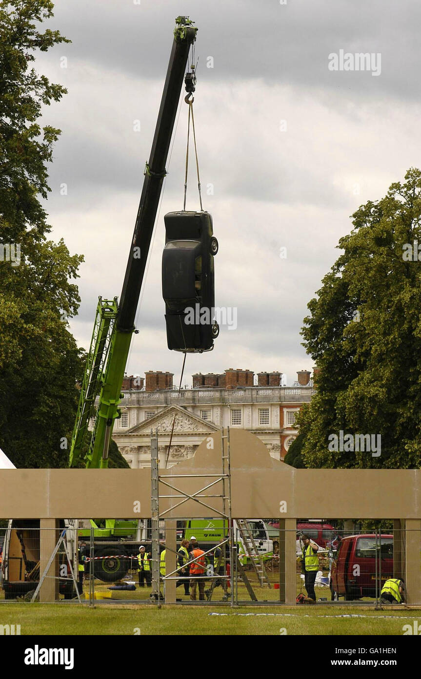 Anthony samuelson installation -Fotos und -Bildmaterial in hoher ...