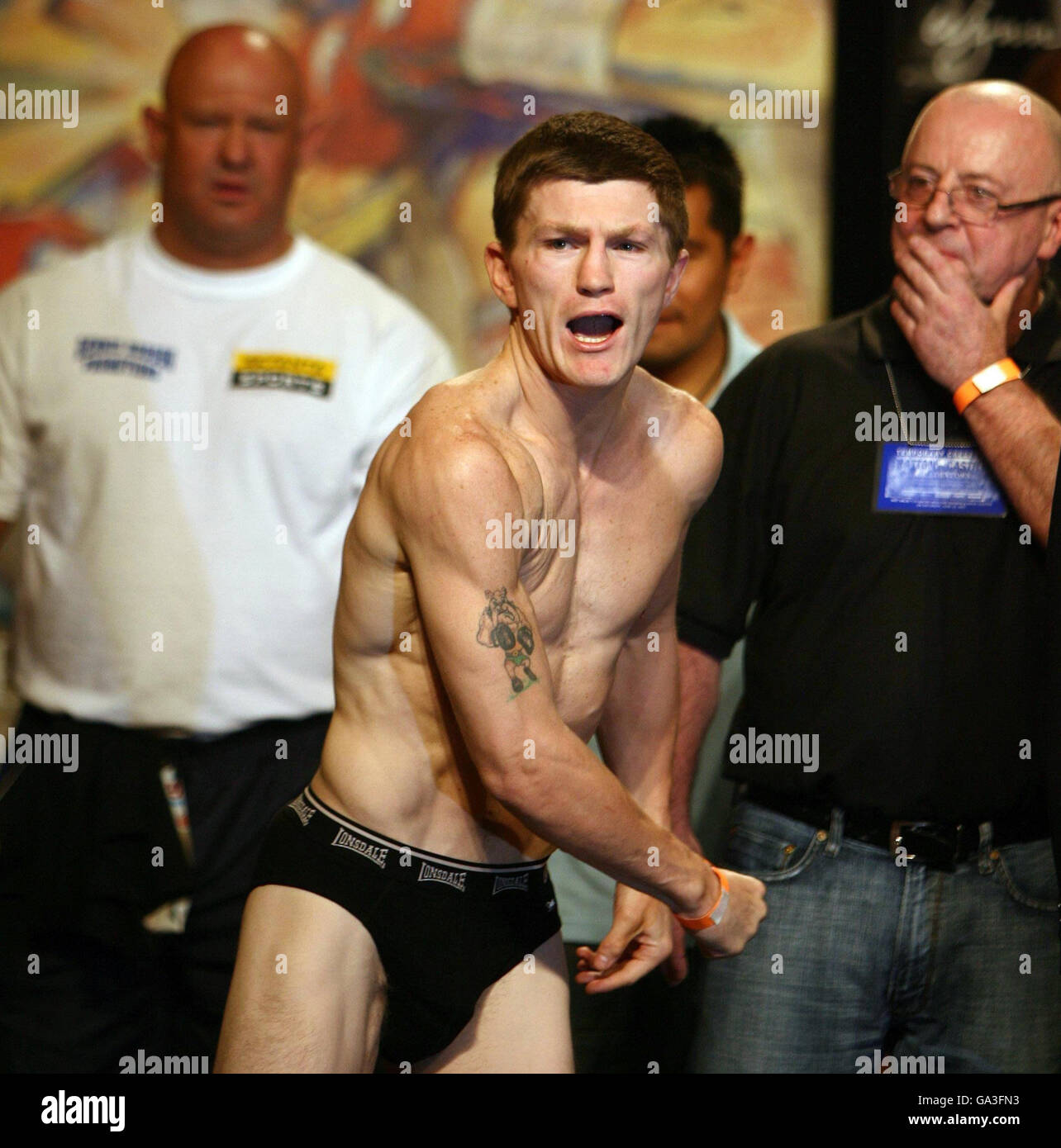 Boxen - Ricky Hatton und Jose Luis Castillo wiegen in - Las Vegas. Der ...