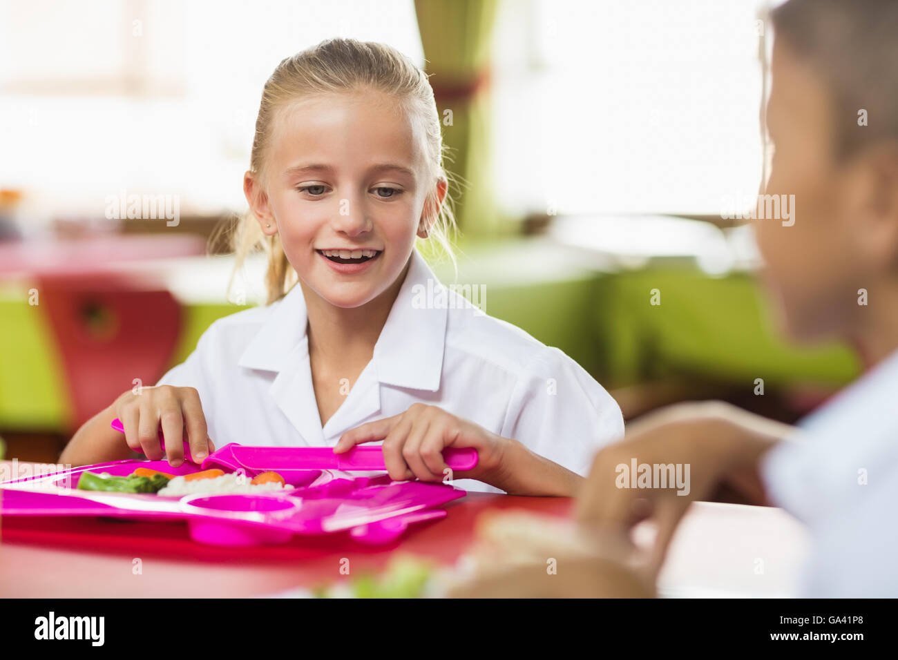 Schulessen tablett -Fotos und -Bildmaterial in hoher Auflösung – Alamy
