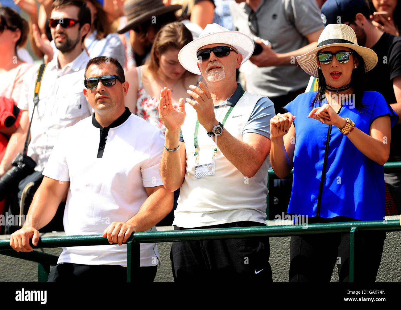 George kyrgios father nick kyrgios -Fotos und -Bildmaterial in hoher ...