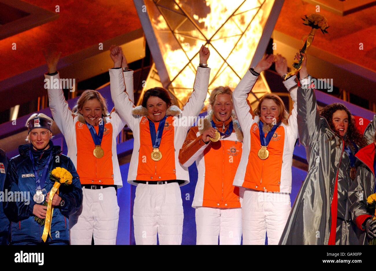 Die deutsche Goldmedaillengewinnermannschaft von Manuela Henkel, Viola ...