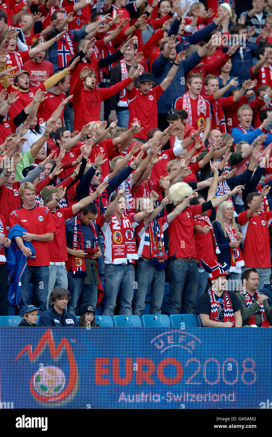 Norway fans -Fotos und -Bildmaterial in hoher Auflösung – Alamy