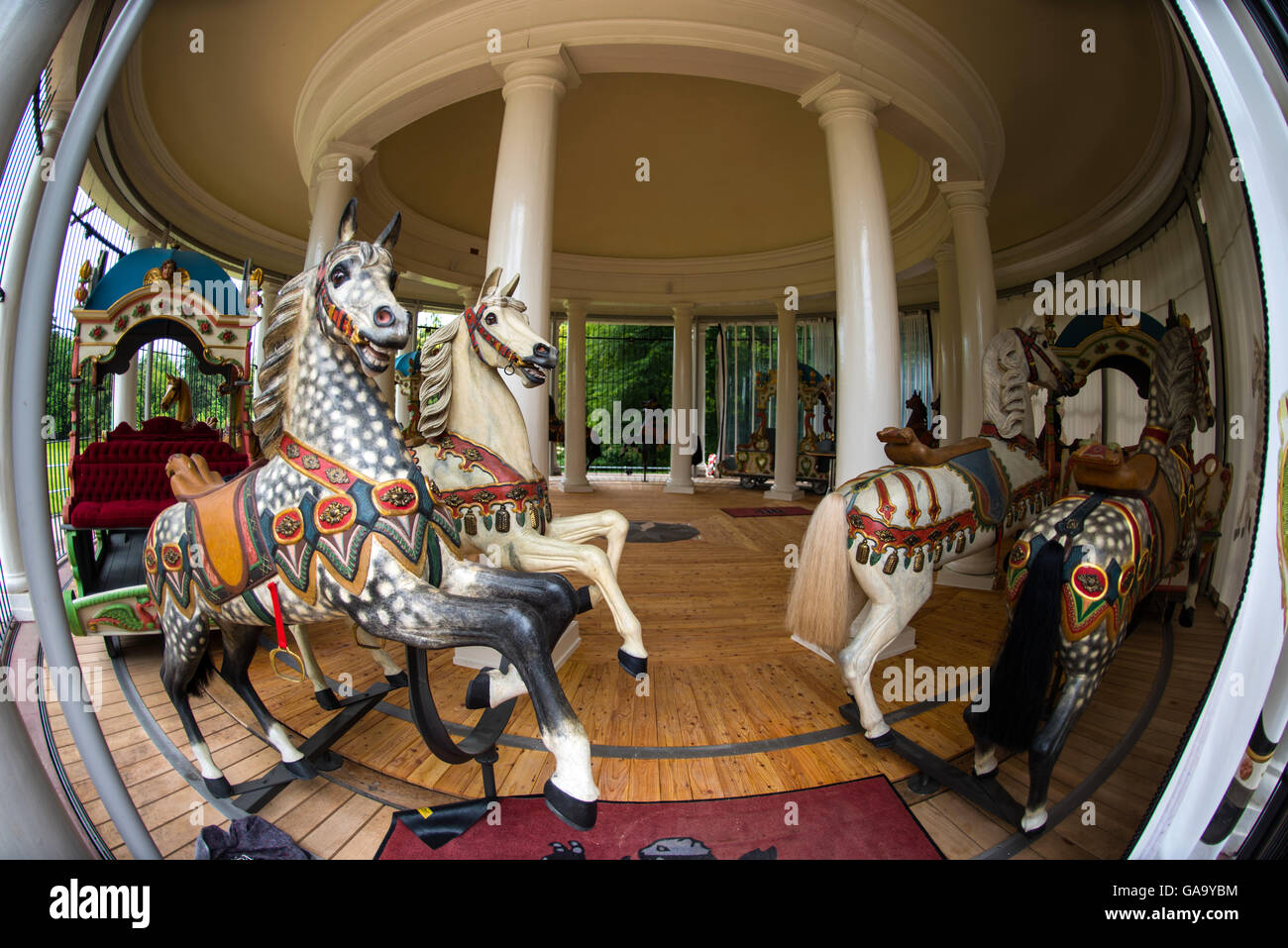 Staatspark wilhelmsbad -Fotos und -Bildmaterial in hoher Auflösung – Alamy