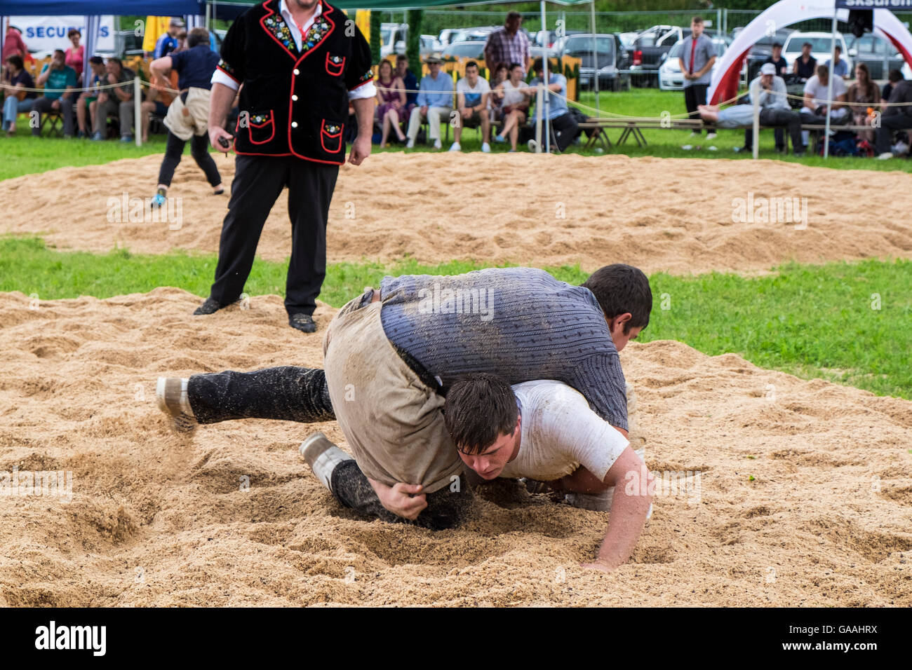 People switzerland traditional swiss wrestling fight sport -Fotos und ...