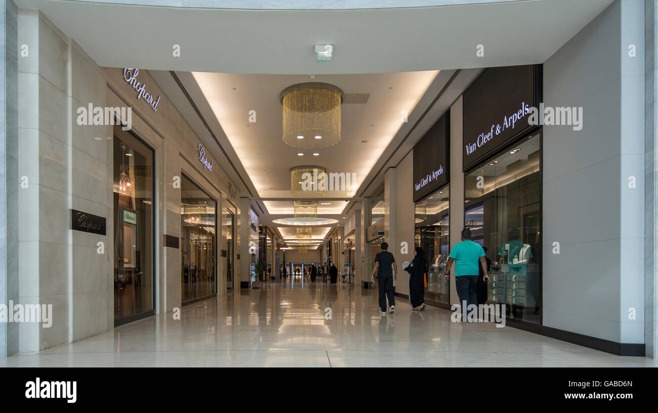 MODA Mall, Bahrain World Trade Center, Manama, Bahrain Stockfotografie ...