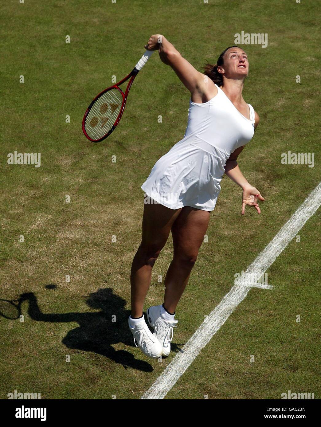 Bedient den ball -Fotos und -Bildmaterial in hoher Auflösung – Alamy