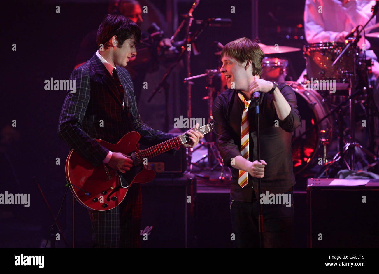 Ronsons gig roundhouse -Fotos und -Bildmaterial in hoher Auflösung – Alamy