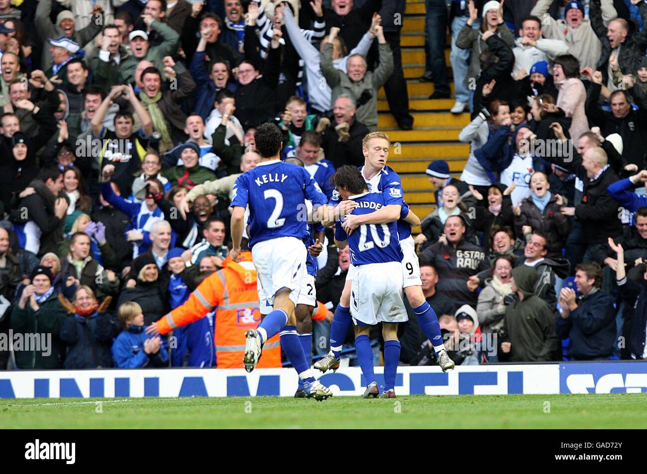 Birmingham citys mikael forssell feiert das erste tor -Fotos und ...