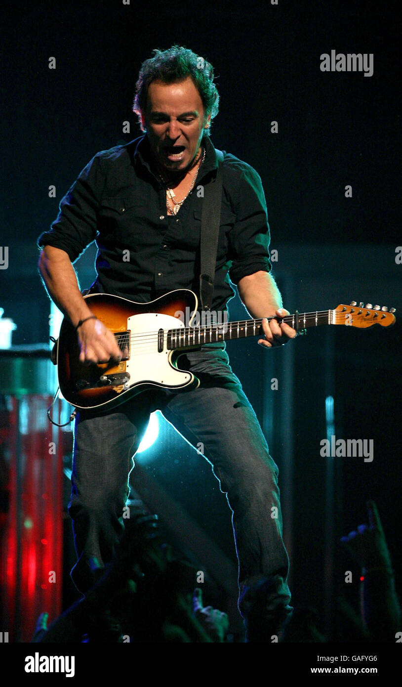 Bruce Springsteen In Concert Stockfotos und -bilder Kaufen - Alamy
